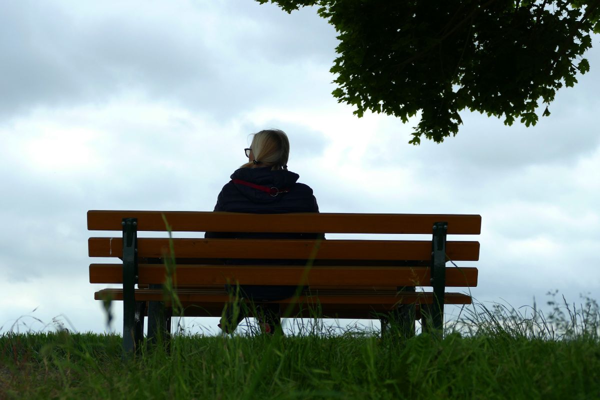 People who grew up without close friends often have these 10 traits in ...